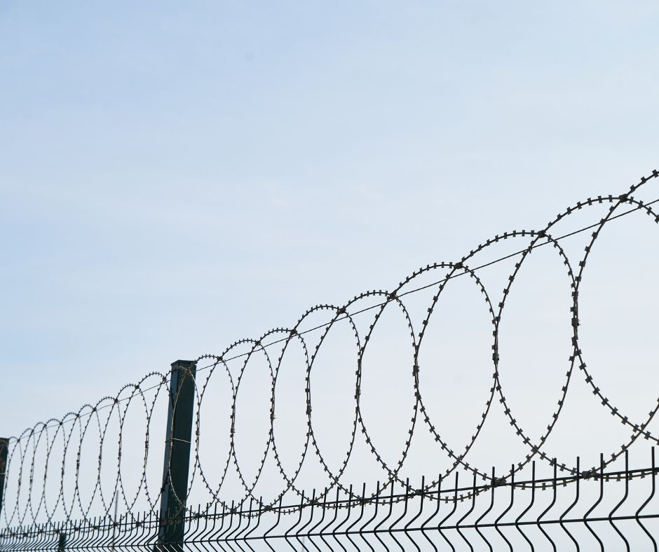 ELECTRIC ANDRAZOR FENCING SYSTEMS – First Sun Technologies